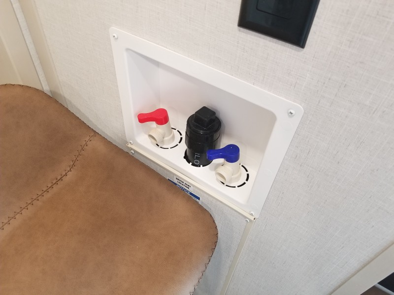 New 2025 Forest River Wildwood Heritage Glen 38 Veranda Fifth Wheel