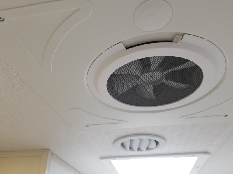 New 2025 Forest River Wildwood Heritage Glen 38 Veranda Fifth Wheel