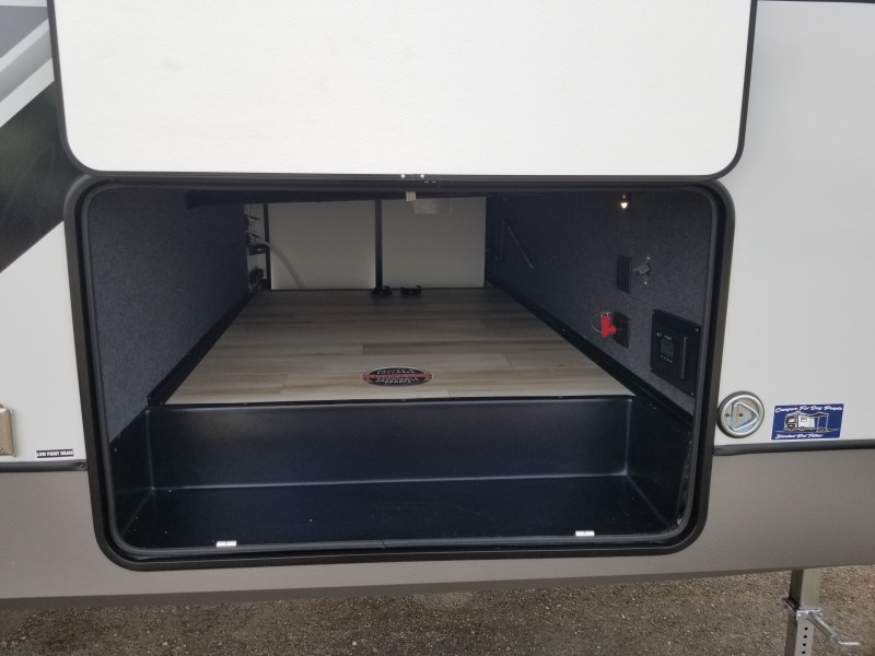 New 2025 Forest River Wildwood Heritage Glen 38 Veranda Fifth Wheel