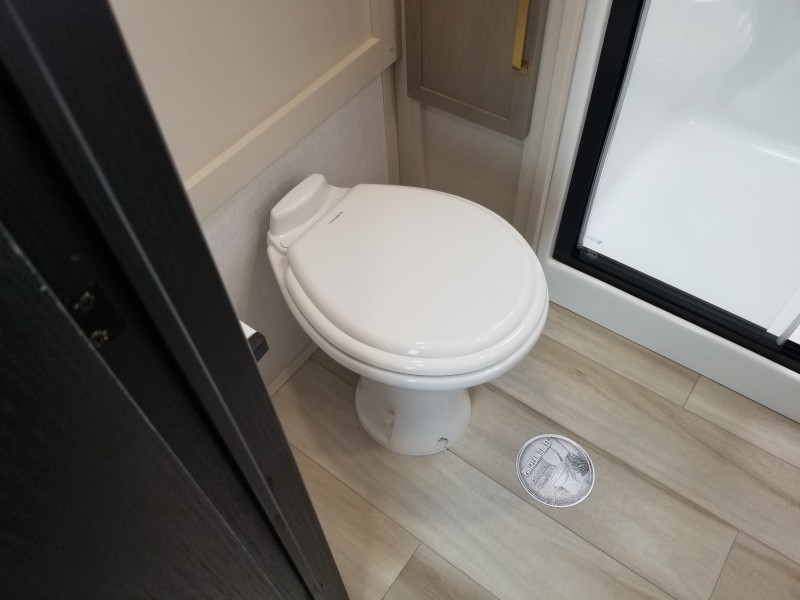 New 2025 Forest River Wildwood Heritage Glen 38 Veranda Fifth Wheel