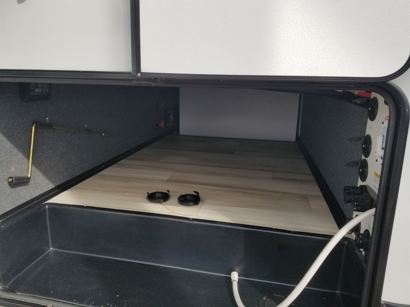 New 2025 Forest River Wildwood Heritage Glen 38 Veranda Fifth Wheel